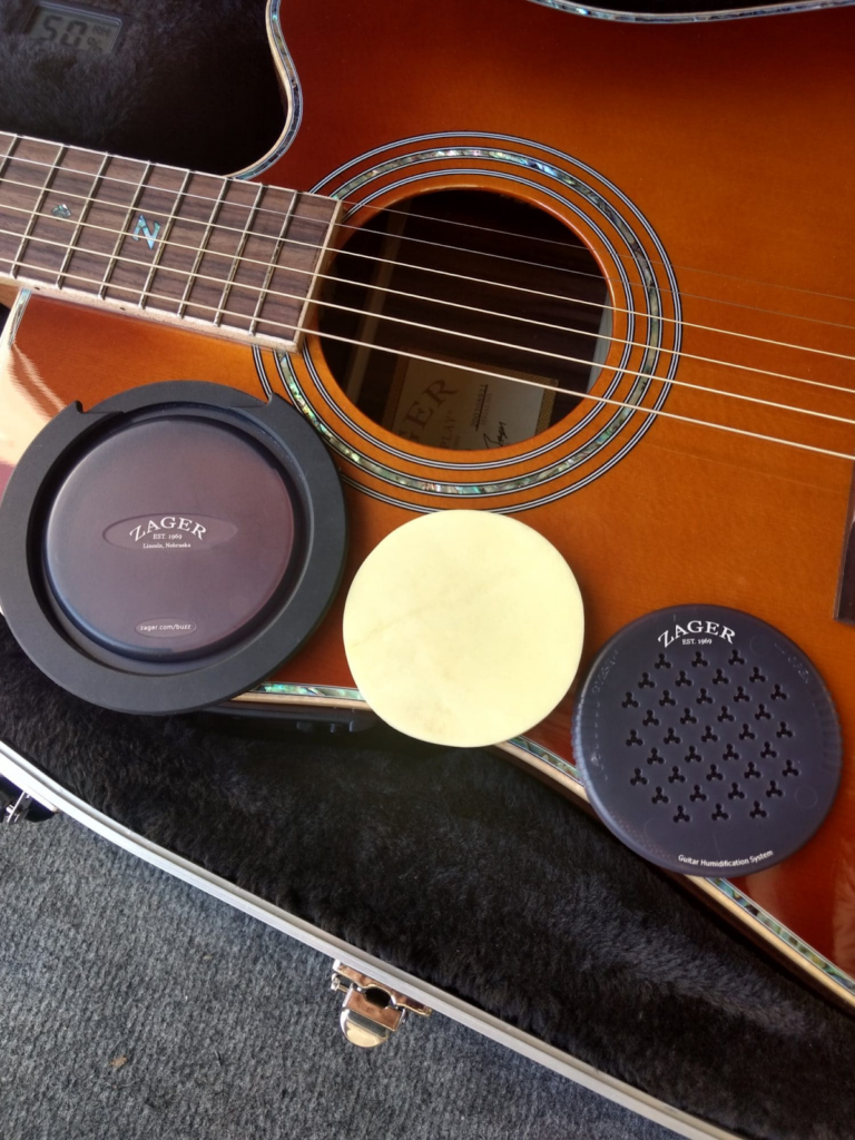 Acoustic Guitar Humidifier | A guide by Zager